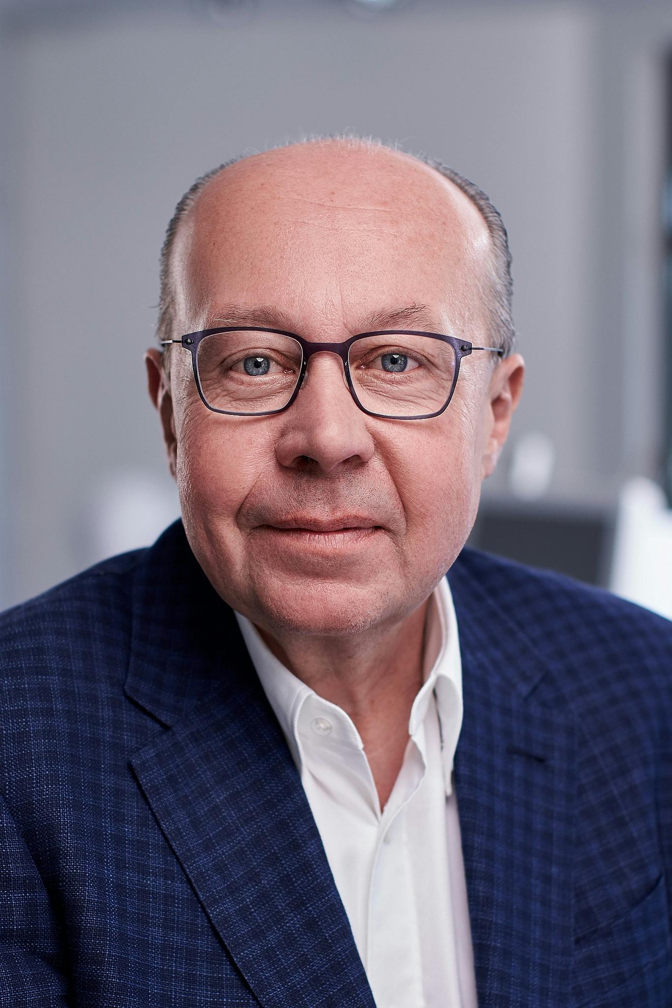 Schwind Eye-Tech-Solutions Announces Management Changes - Eyewire+