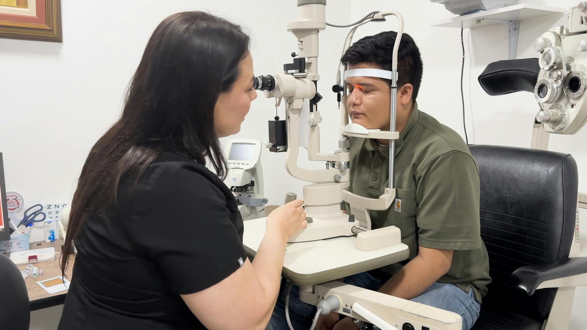 Patient Thankful, Emotional After Corneal Transplant - Eyewire+